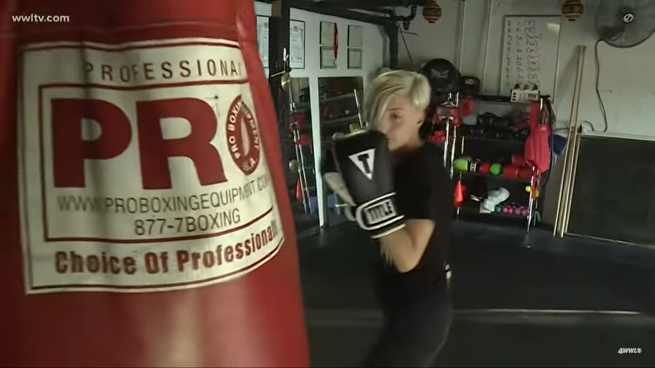 Instructora De Artes Marciales Da Una Buena Lección A Un Ladrón Que ...