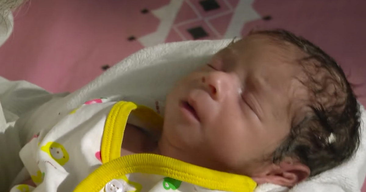 Woman gives birth to her first child at age 72