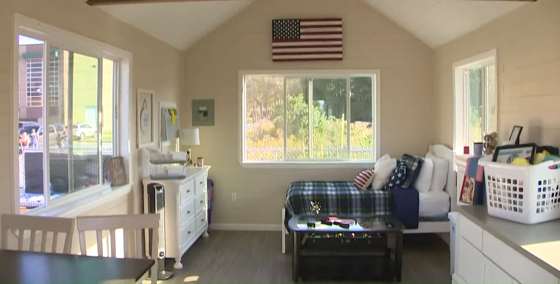 Students Come Together To Help Homeless Veterans By Them Building Tiny