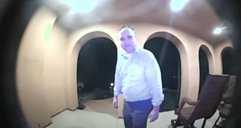 Guy Hops Neighbors Fence Thinking It S His Sister S Home Hilarity