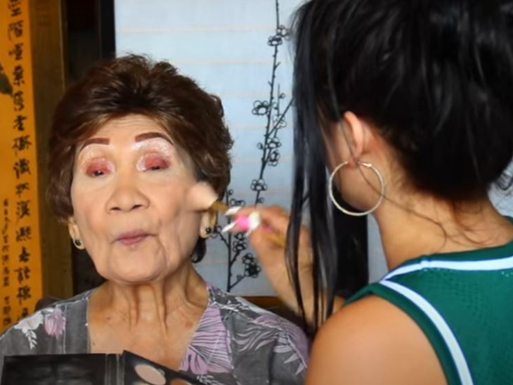Grandma gets "princess" makeover from her granddaughter