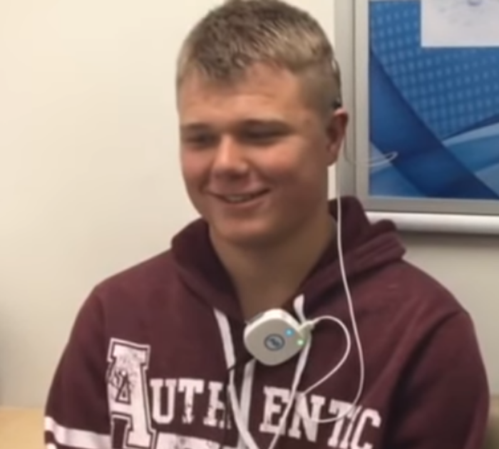 15-year-old deaf boy hears mom for the first time after operation