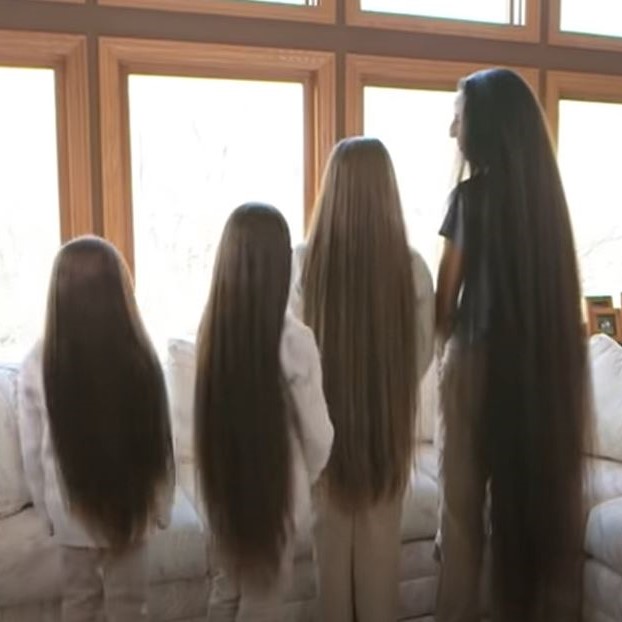 Mom and daughters are like real-life “Rapunzels” with mega-long hair