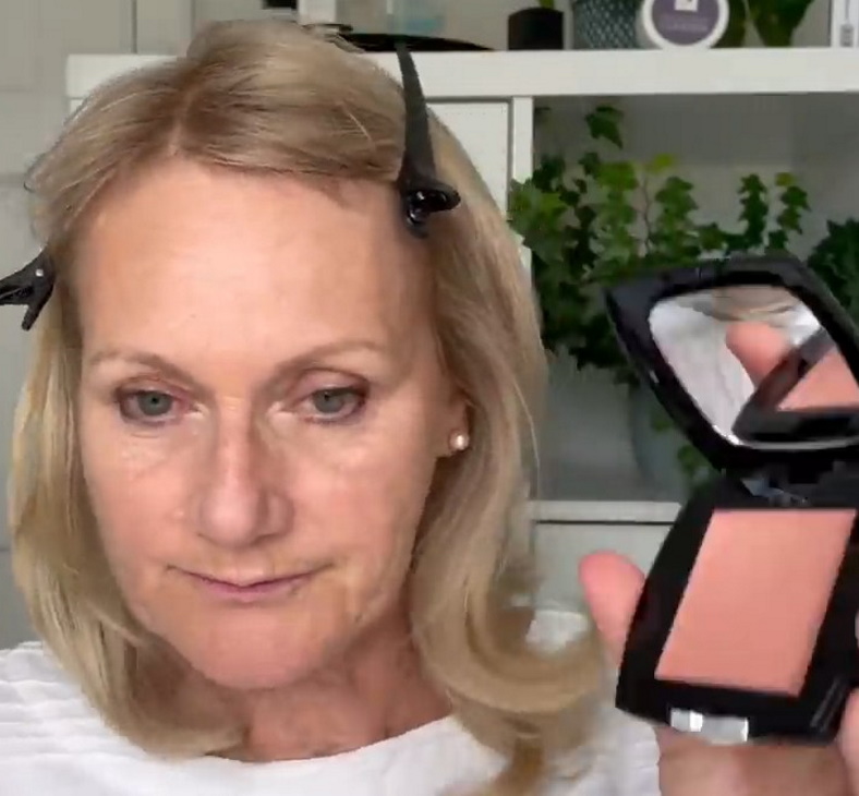 Beauty expert shares her fresh faced 5 minute makeup routine for older ...