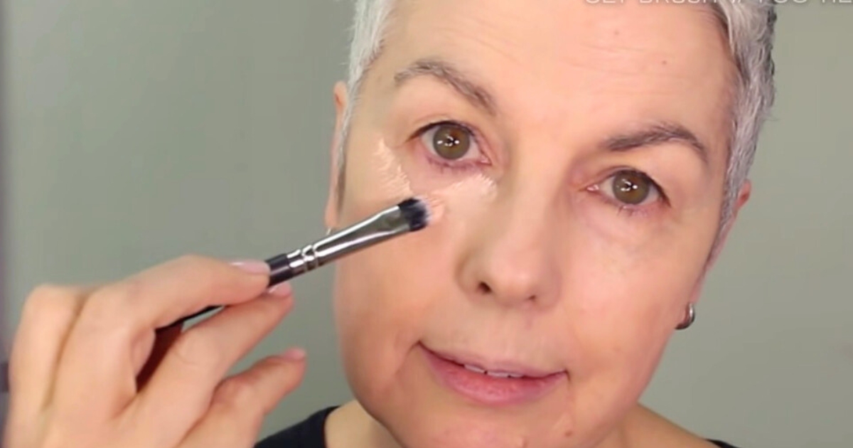 The best makeup colors for gray hair, according to a pro