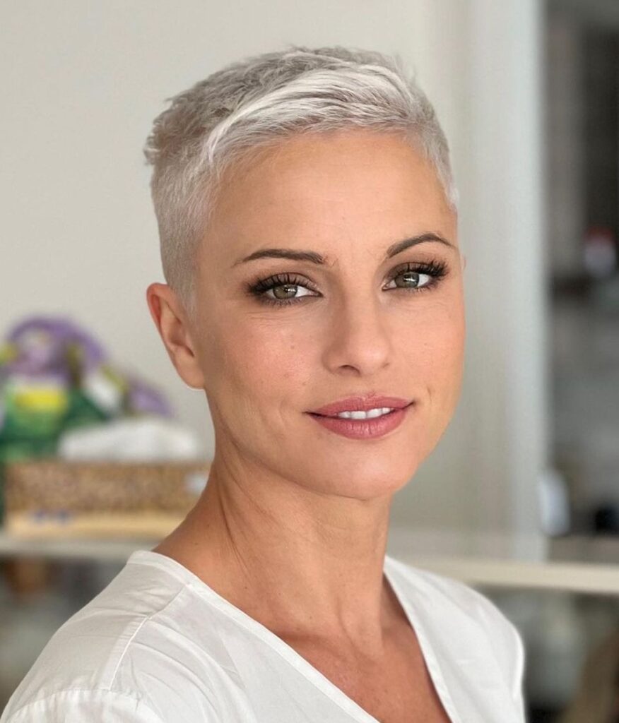 50 Short Gray Haircuts That Look Absolutely Stunning At Any Age