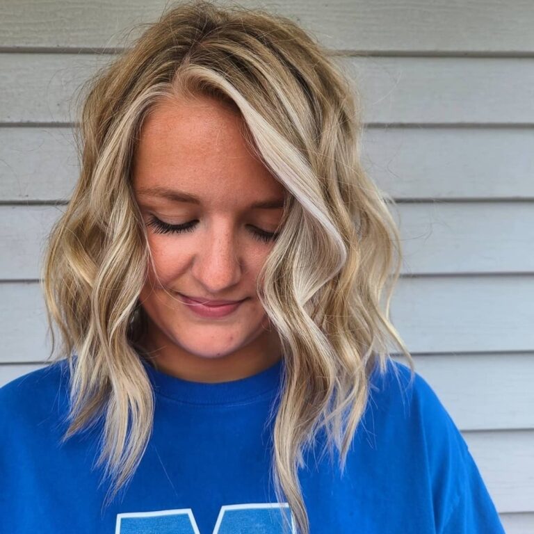 50 Low-Maintenance Layered Medium Haircuts That’ll Give You Stunning ...