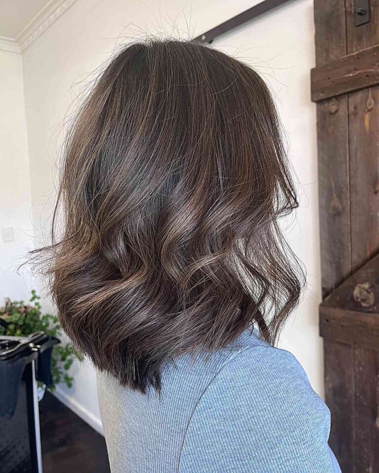 50 Stunning Wavy Medium-Length Haircuts That’ll Make You Look 10 Years ...