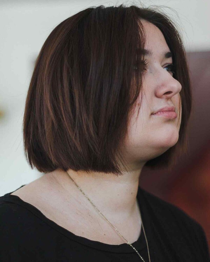 35 Flattering Haircuts for Round Faces That Stylists Swear By